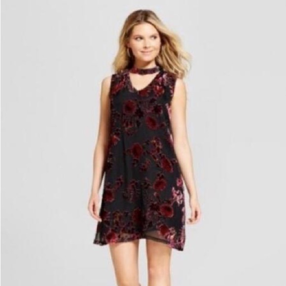 Adiva | Dresses | Adi A Black And Maroon Partial Velvet Choker Neck ...